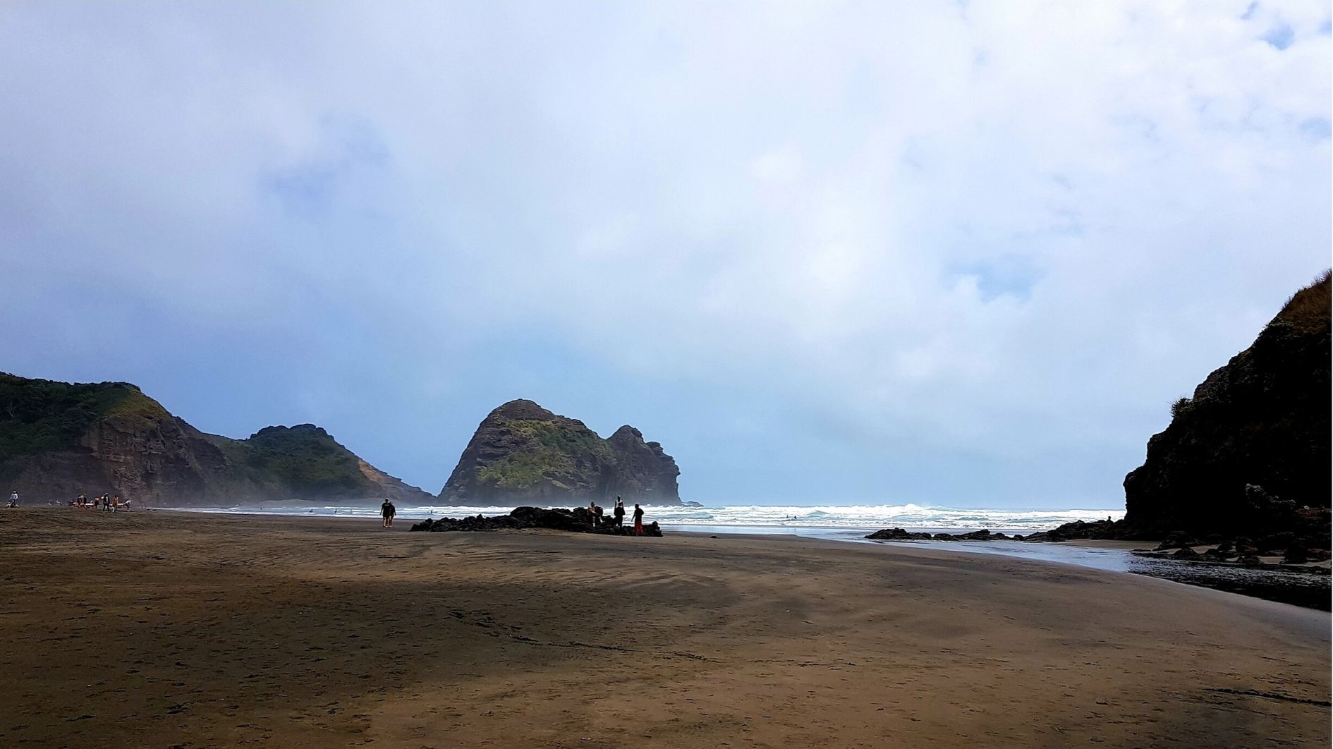 Discovering Piha and Karekare, New Zealand — Estralians